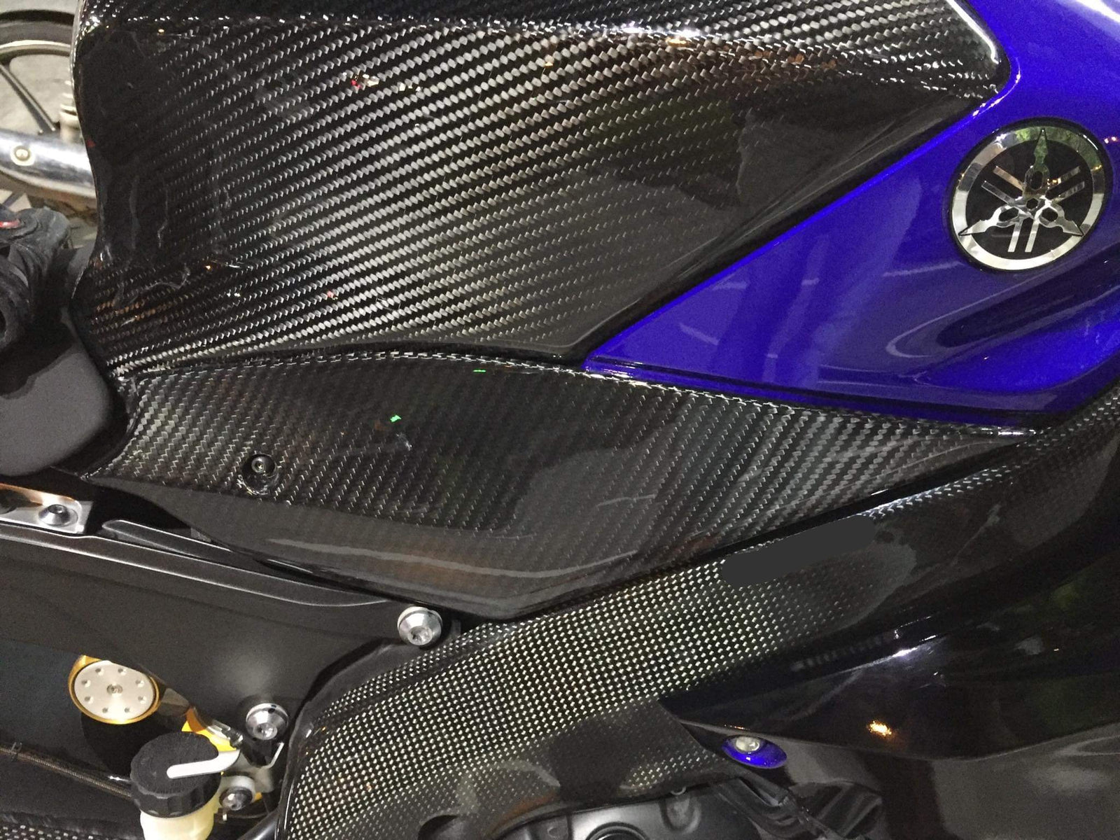 Yamaha R6 Carbon Fiber Tank Side Panels